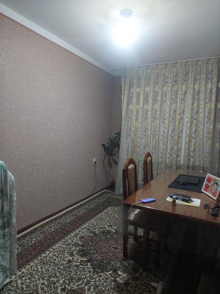 Продаю Квартиру Яшнабадский р-он Авиасозлар-4. 2-ком 3-этаж 4-этажном