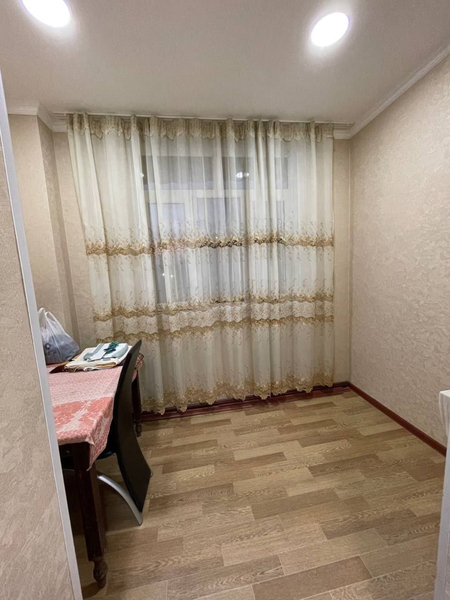 ХАМЗА МЕТРО.  1 комнатная 2 х 6 балкон 42 м2