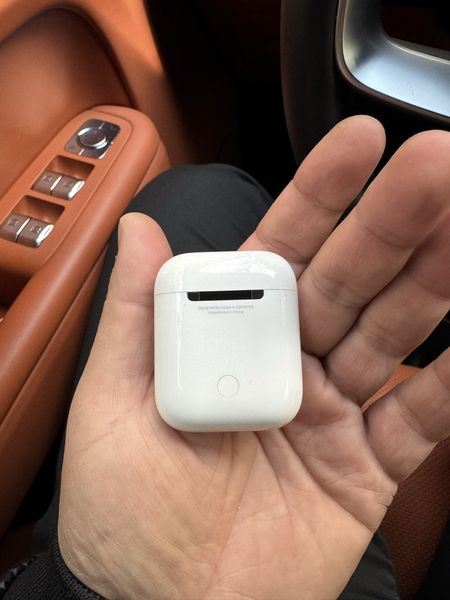 Airpods 2.1 оригинал в отличном состояни