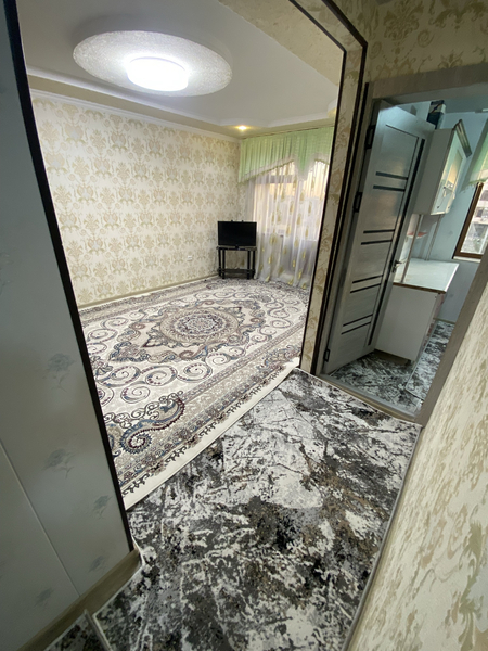 Shaxar markazi gorgazdan 2 xonali uy sotiladi