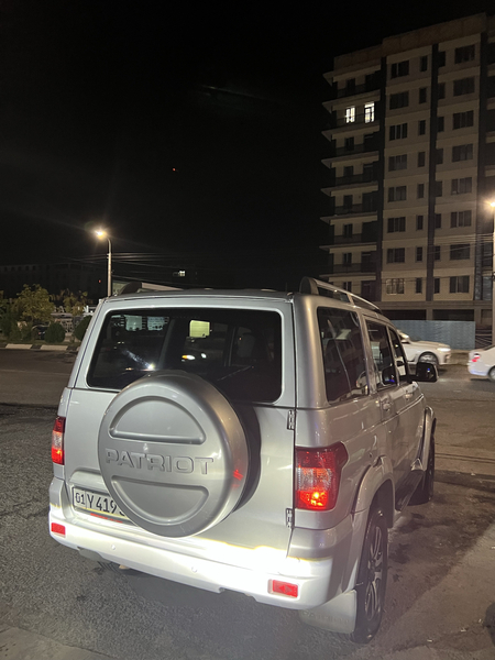 Uaz patriot narxini kelishamiz srochna sotiladi