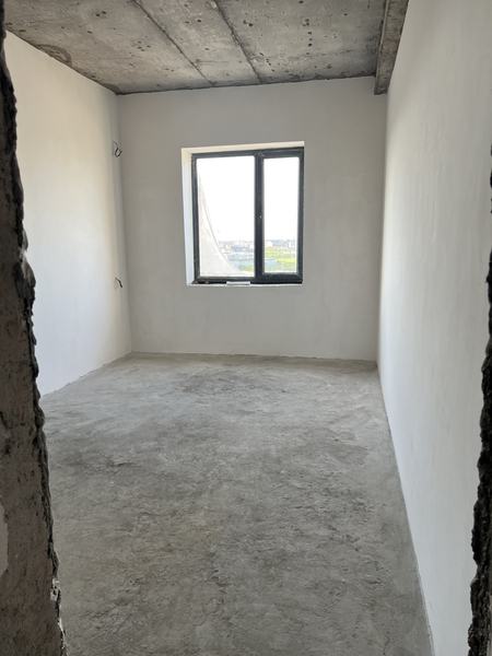 Mehnat po’sti yonida yangi qurilgan ko’p qavatli uy sotiladi