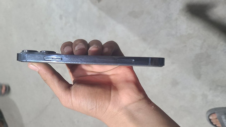 IPhone XR 13 qilingan 128 holati yaxshi