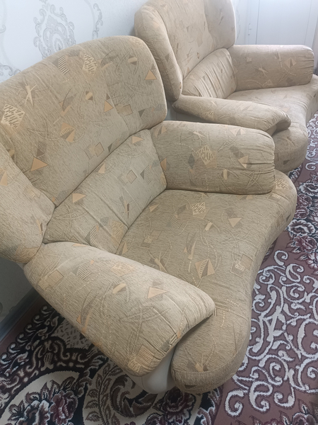 Продается диван и 2 кресла