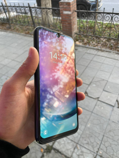 Samsung A 24 6/128 GB sotiladi.