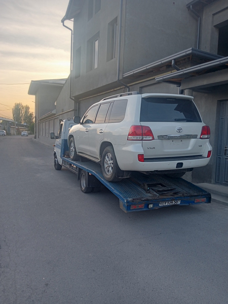 Evakuator xizmati 24 soat istalgan vaqtda