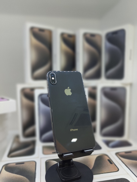 iPhone Xs Max  64GB 79%  ZA/A  240$