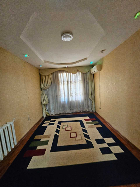 3 xonali 90m² 1-qavat uy sotiladi Ikkilamchi kreditka ham beriladi.