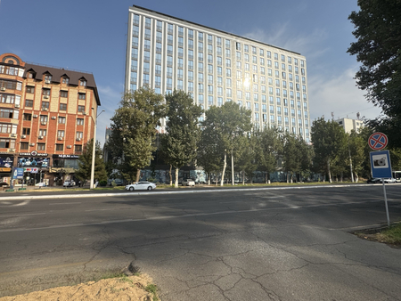 Продам Коммерческое Помещение ЖК Амир Темур