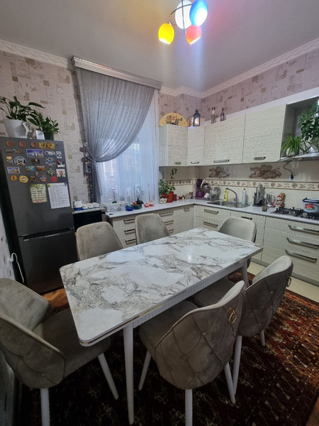 4-х ком на 2 эт 136 м2 в центре г. НУКУС  СО ВСЕМИ УСЛОВИЯМ