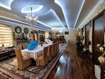 3.5 sotix 2 etajli Muzeyli uy SROCHNA sotiladi