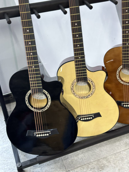Akustik Gitara SKIDKA!!!