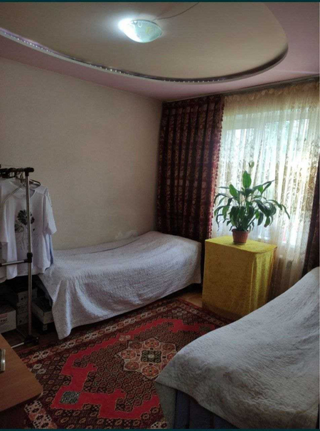 (К128966) Yakkasaroy tumanida 3-xonali kvartira sotiladi