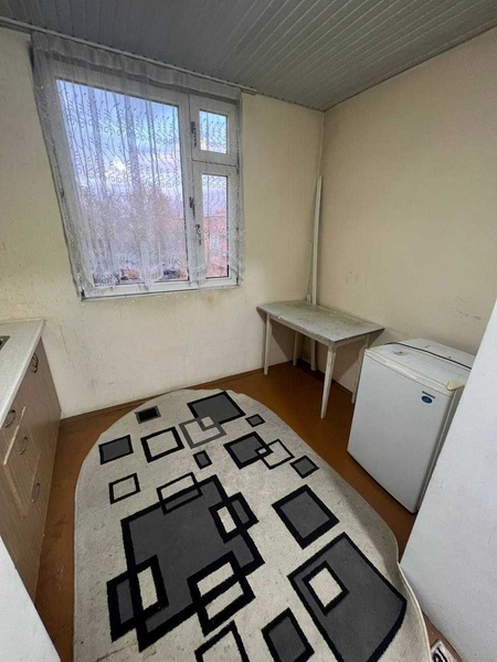 продам кавартиру метро хамза 1/5/5 балкон 2 3