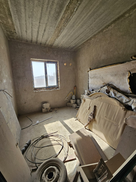 2 xonali 86m² +65m² podval, 1-qavat.