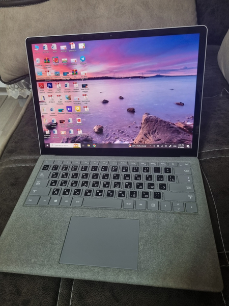 Microsoft surface laptop sotiladi