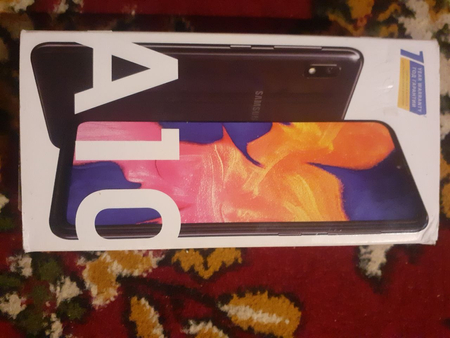 Samsung a10 telefoni