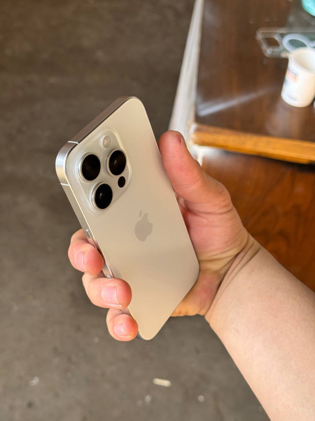 iphone 15 pro sotilodi