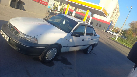 Neksiya 2003 srochni sotiladi