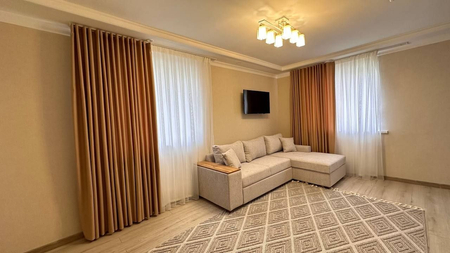 Продам квартиру Буюк ипак йули 1/4/5 35м2
