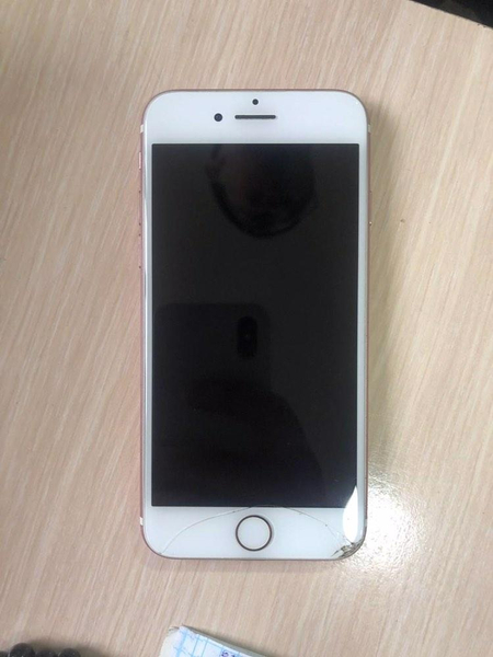 Iphone 7 sotiladi