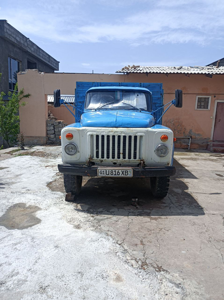 Gaz 53 sotiladi 4600 y.e