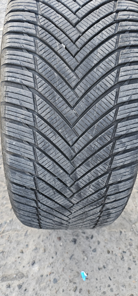 Продаются шины Imperial R20