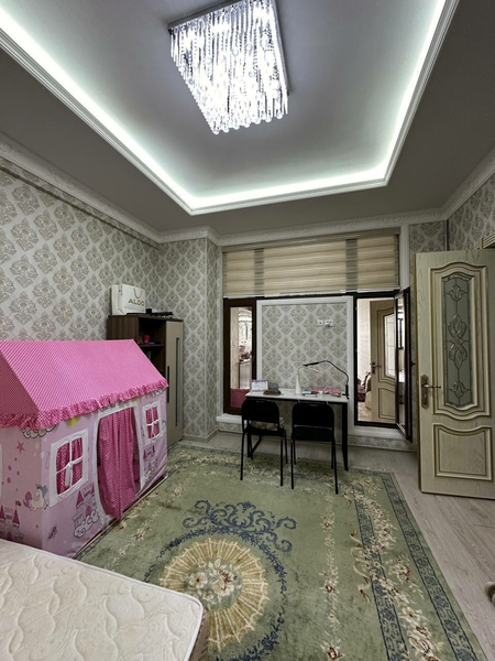 Продаётся квартира БАНКОВСКИЙ ДОМ 
ЯККАСАРАЙ  - 4/6/7-200 КВ.М. 
Ул.Шо