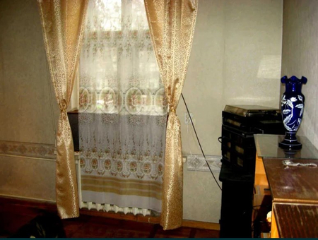 ШотаРуставели Высокопотолочка .Т. 2х ком 2 этаж + не торец