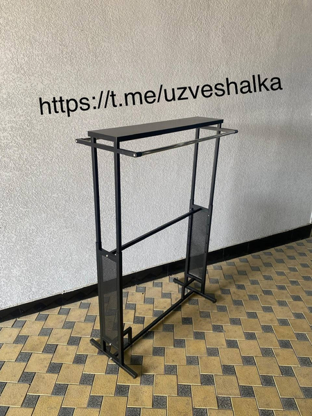 Торговое оборудование для магазина одежды