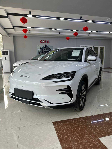 Byd Song Plus Champion oq va qora nalichida tayyor