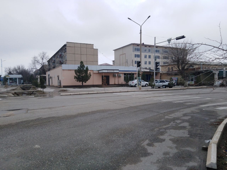 Ижарага берилади ёки сотилади.