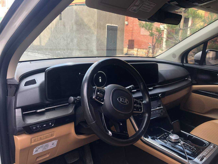 KIA Carnival 9 mest oq 2021 yil 68000 probeg