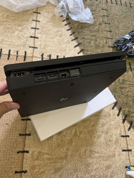 Ps 4 slim   500gb 1 jostik