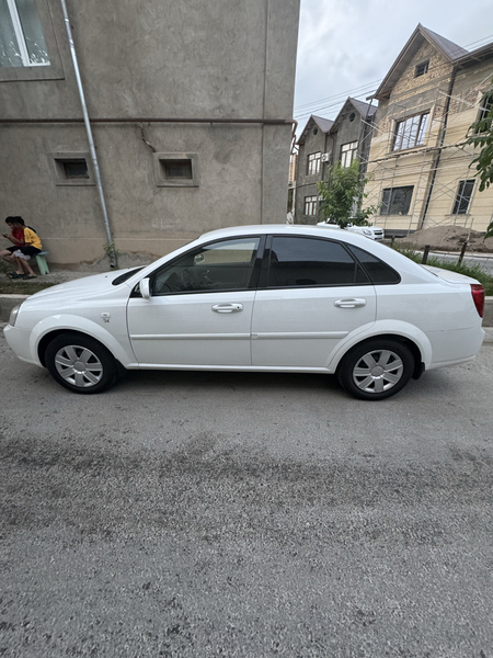 Lacetti sotiladi 2012