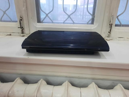 Playstation 3 с тремя пультами