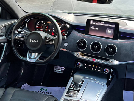 Kia stinger 3.3 turbo red line, alcantara salon