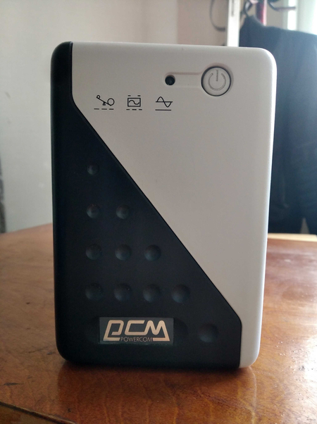 UPS 500W (на запчасти или ремонт).