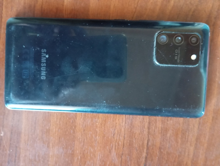 Срочно на запчасти  Samsung s10 lite