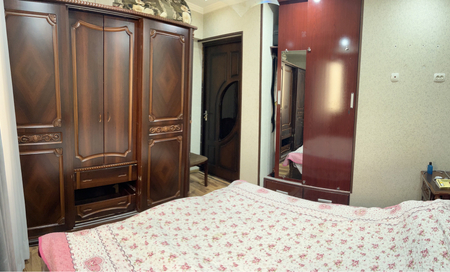 Продам свою квартиру в центре 3/9/9 с 80% мебелью