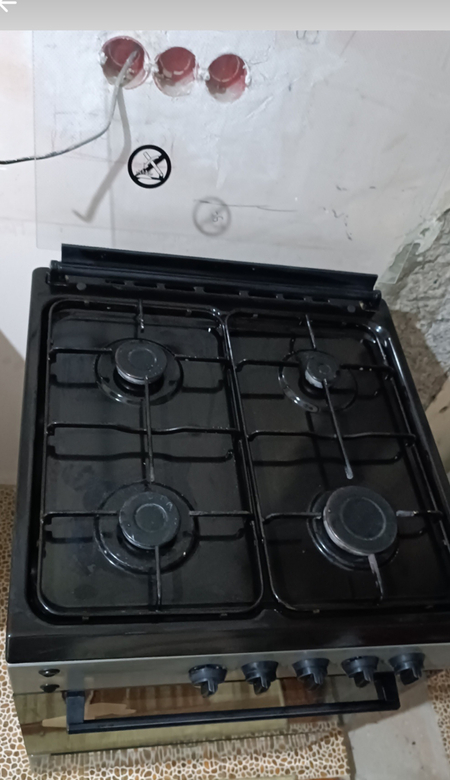 Продаю почти новую газовую плиту