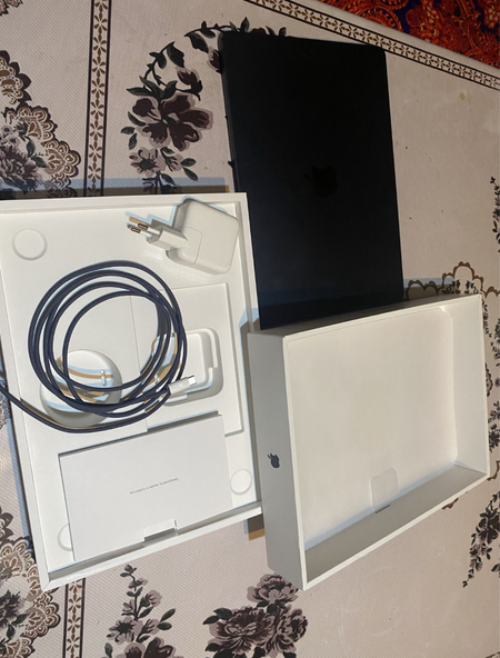 Macbook air M2 midnight  8/256 LL/A