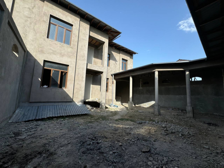 Uy sotiladi Zangi ota