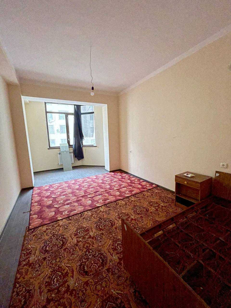 3х комнатная квартира на 3 этаже 106кв/м, в Самарканде