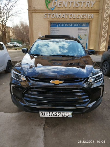 Mashina kraskasi toza hali kop minilmagan balonlari yangi