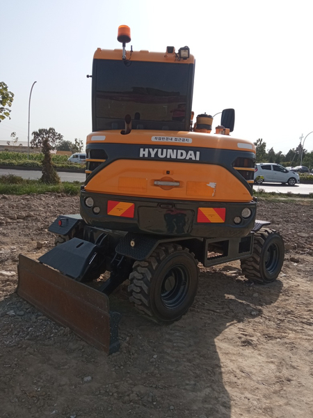 Mini Ekskavatr HYUNDAI HW60 Koreadan Keldi
