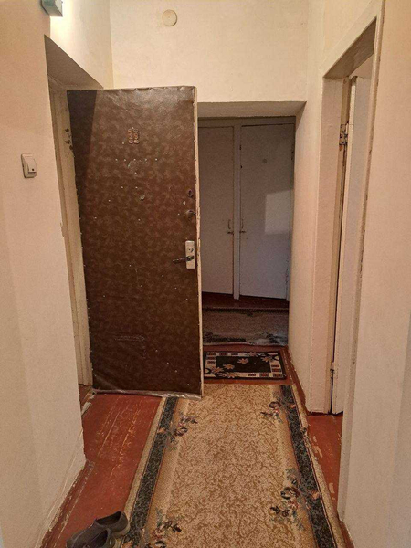 Uy sotaman CHilonzor25 2xona 5-etaj balkon 2*6 maydoni 48 razdelka