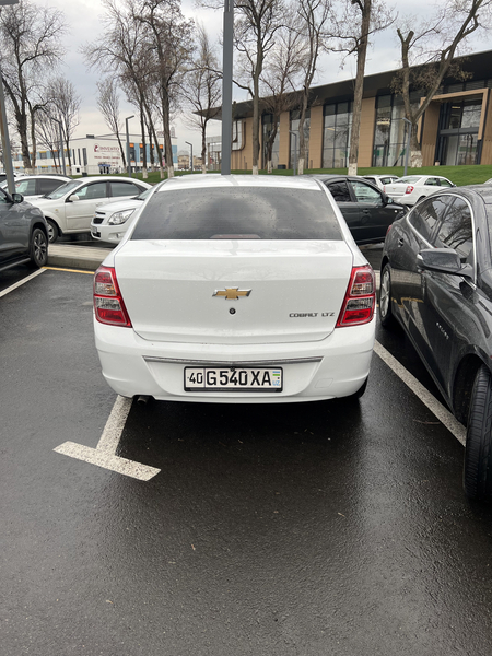Автомобиль Кобальт 2022 года