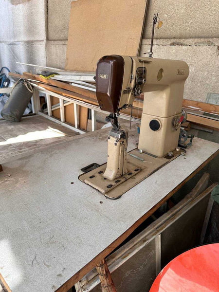 Продается колонковая машинка Pfaff 491