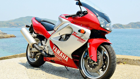Yamaha Thunderace 1000